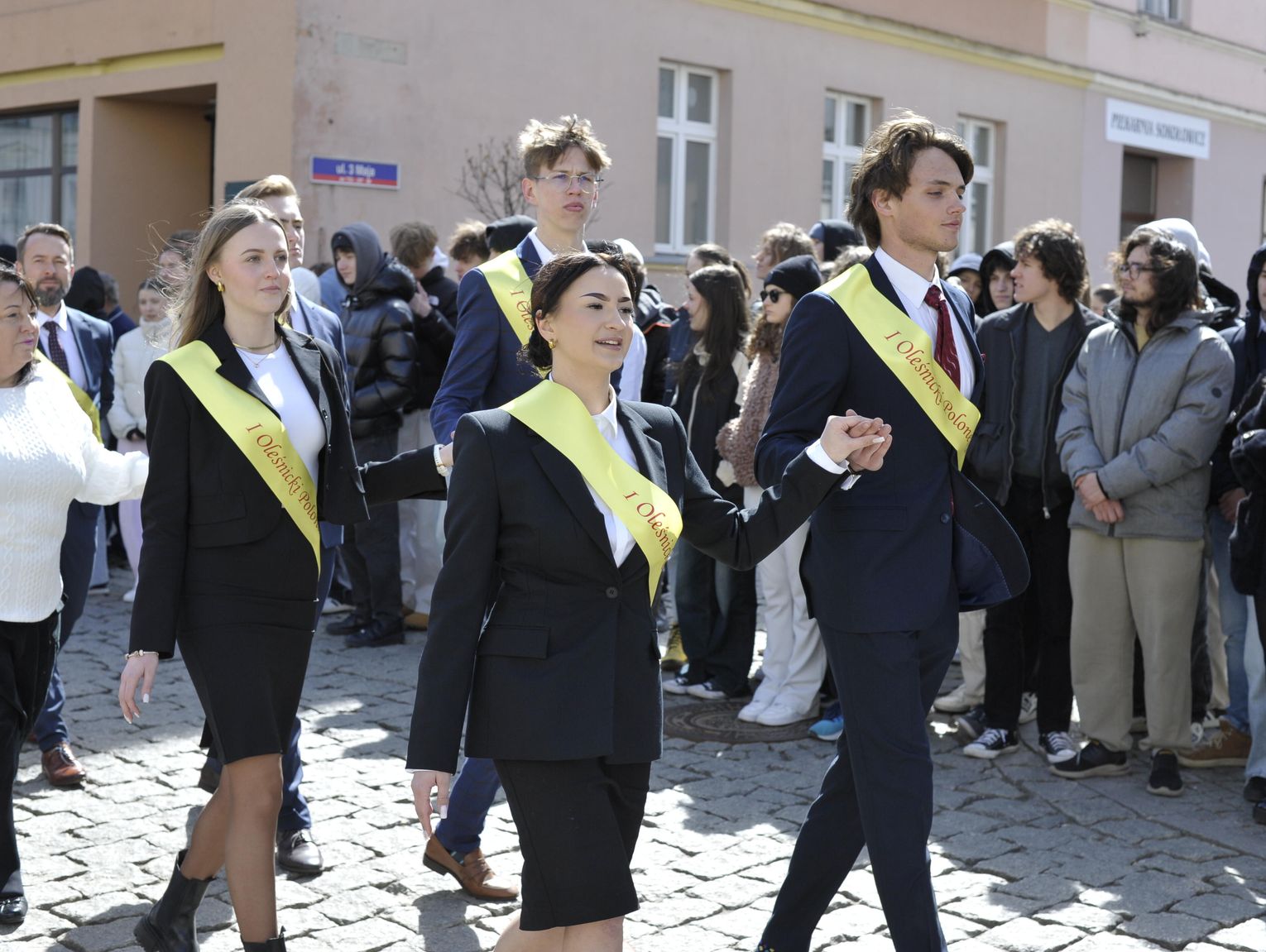 Poloneza zatańczyli na Rynku w Oleśnicy