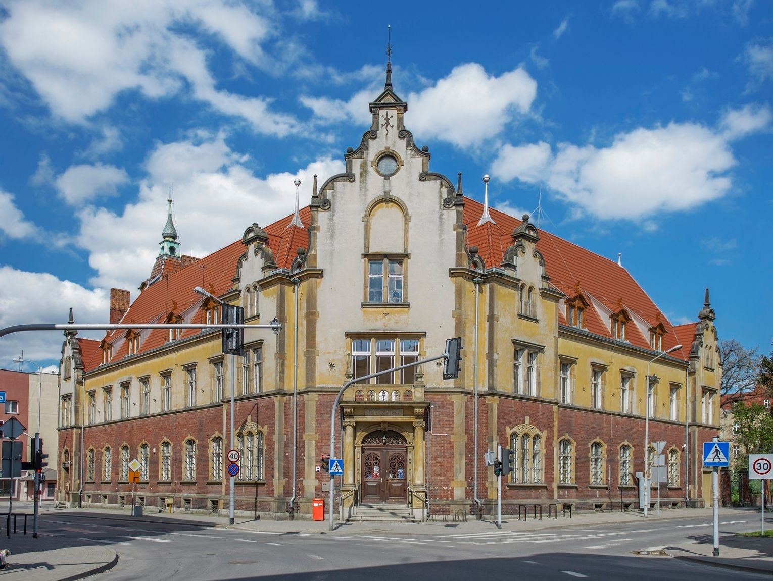 URATOWAŁA GO PRACOWNICA POCZTY W OLEŚNICY